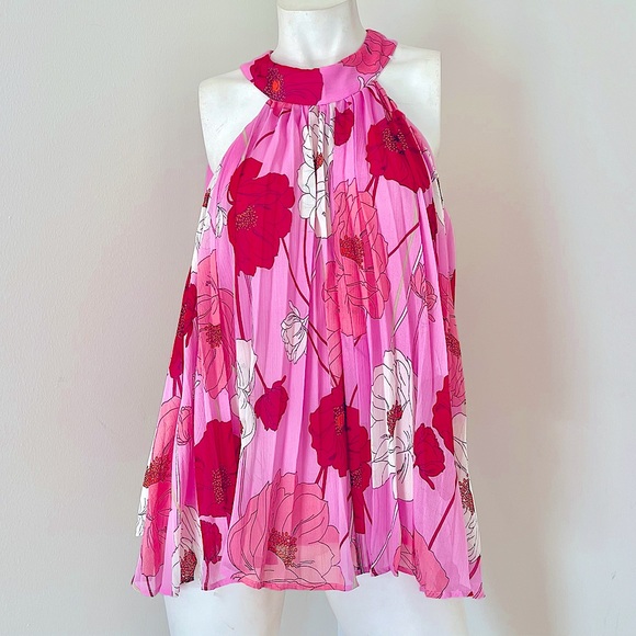 Express | Tops | New Express Floral Pleated Swing Top | Poshmark